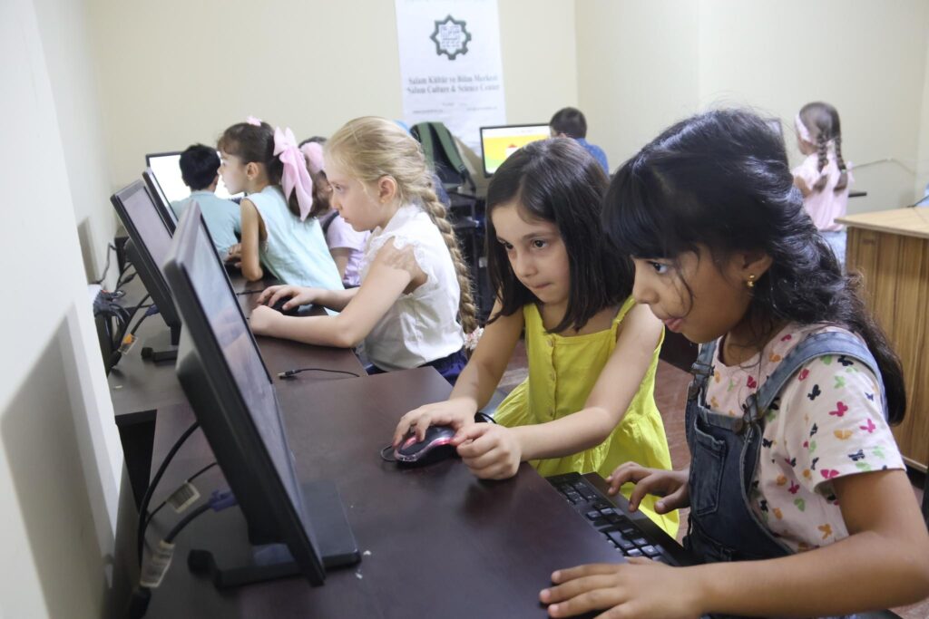 Computer Skills | Syrian Kids Foundation
